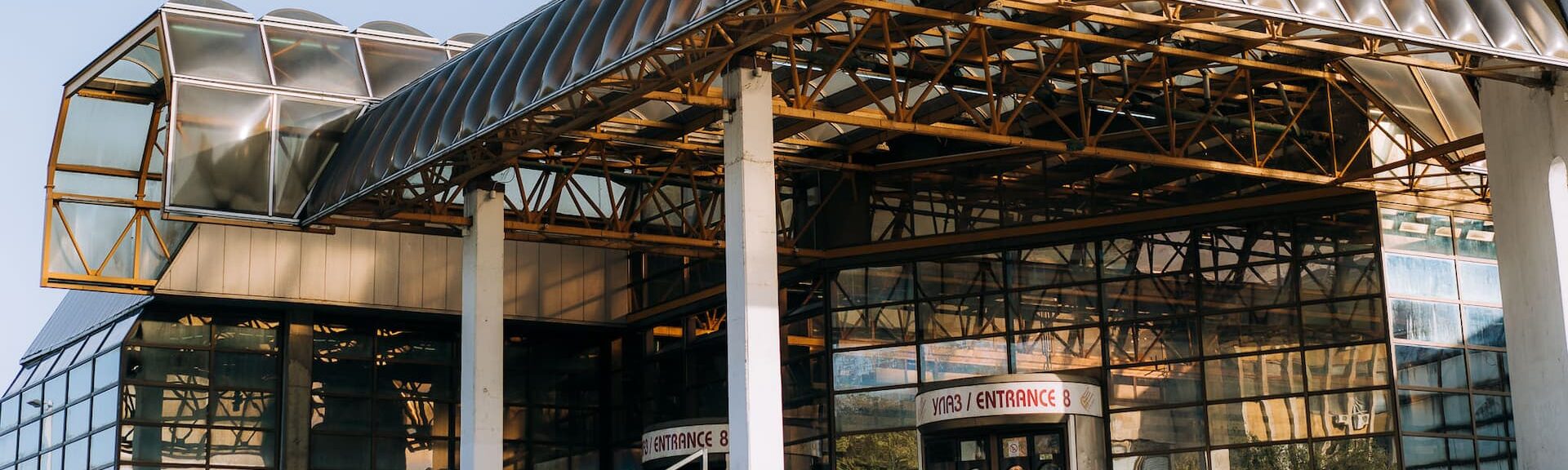 Spens: Gigant modernističke arhitekture u svetlu primenjene umetnosti ...